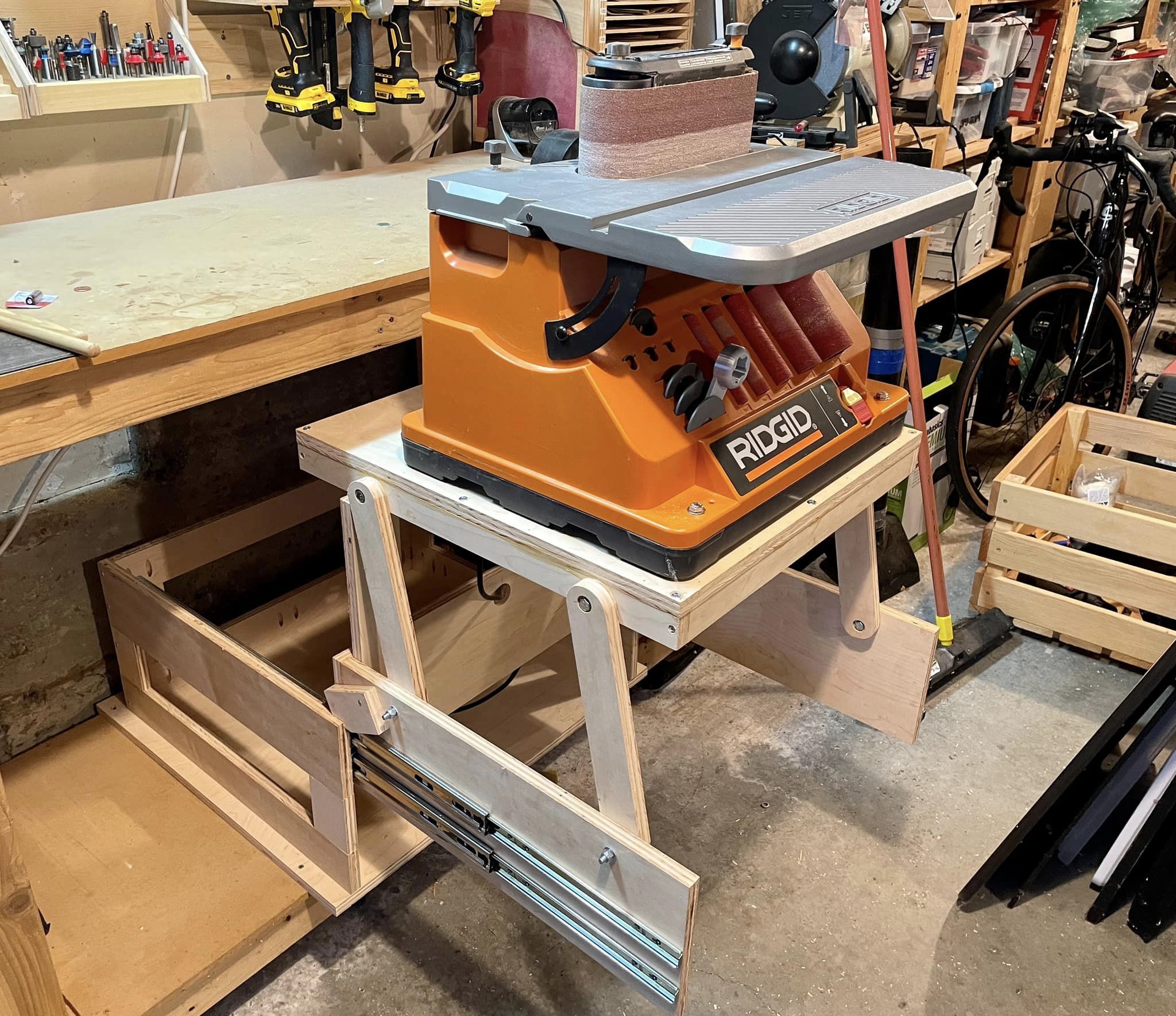 Slide Out Sander Stand – My Friend the Bird